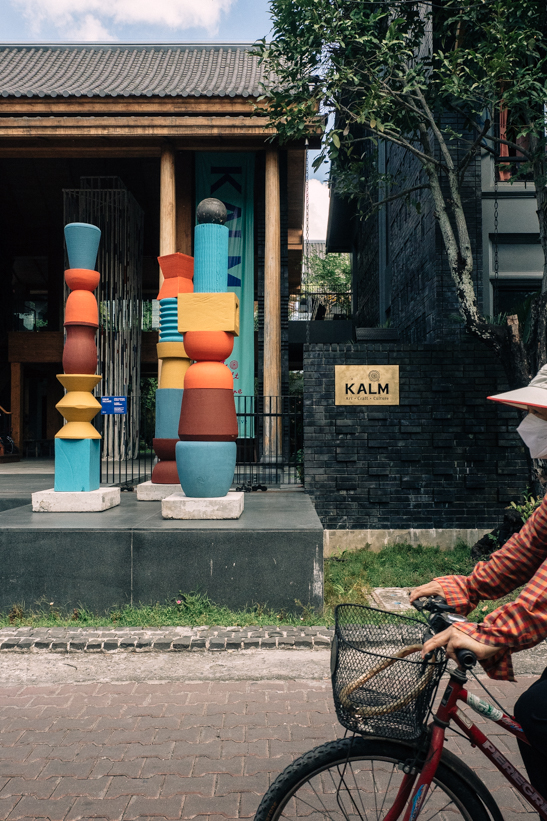 清邁藝術中心 Kalm Village：古城裡的一處靜謐綠洲建築 - FLAT43